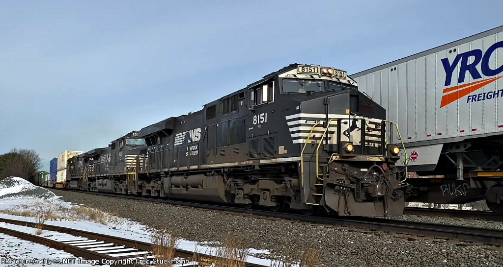NS 8151 leads 24Z.